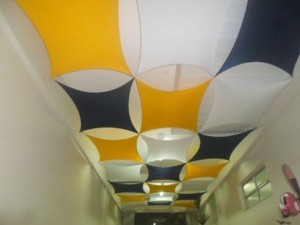 Decoração com malha tensionada